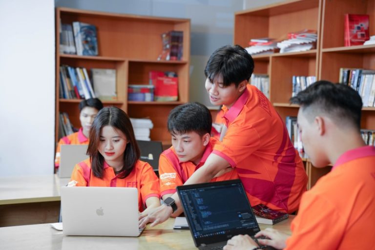 FPT Aptech Vietnam - Hệ thống đào tạo lập trình viên quốc tế